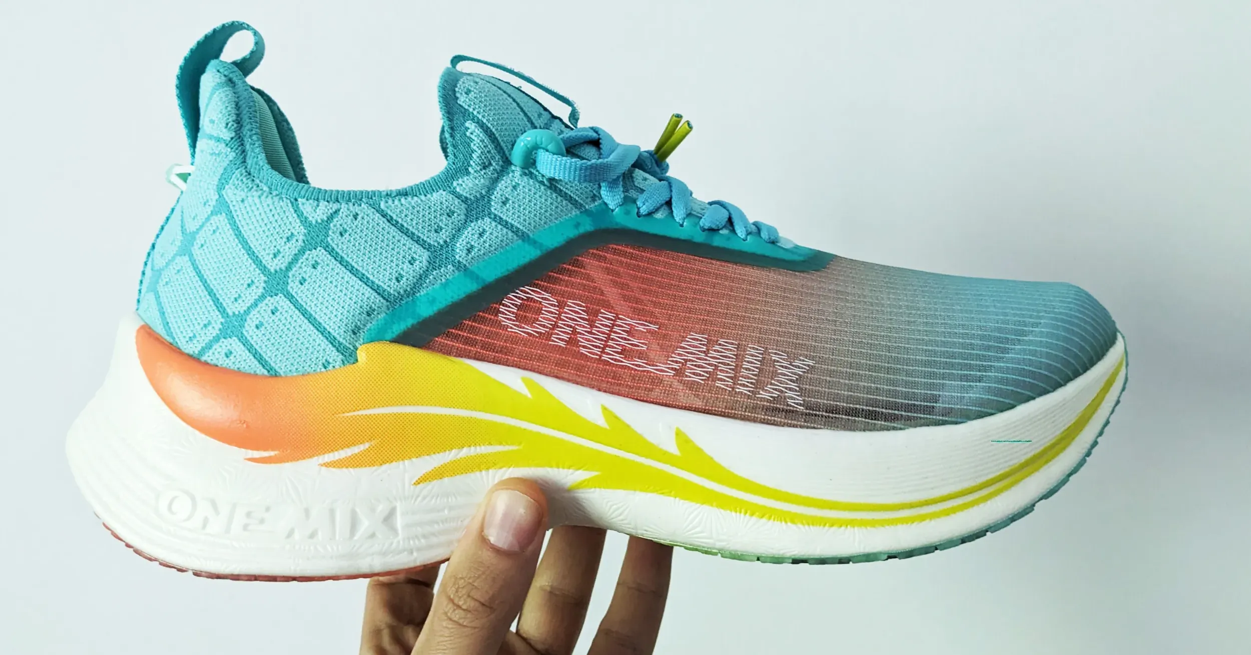 Onemix Light Armor futócipő teszt